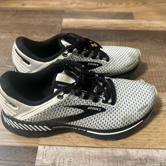 Brooks | Shoes | Womens Brooks Running Shoes | Poshmark